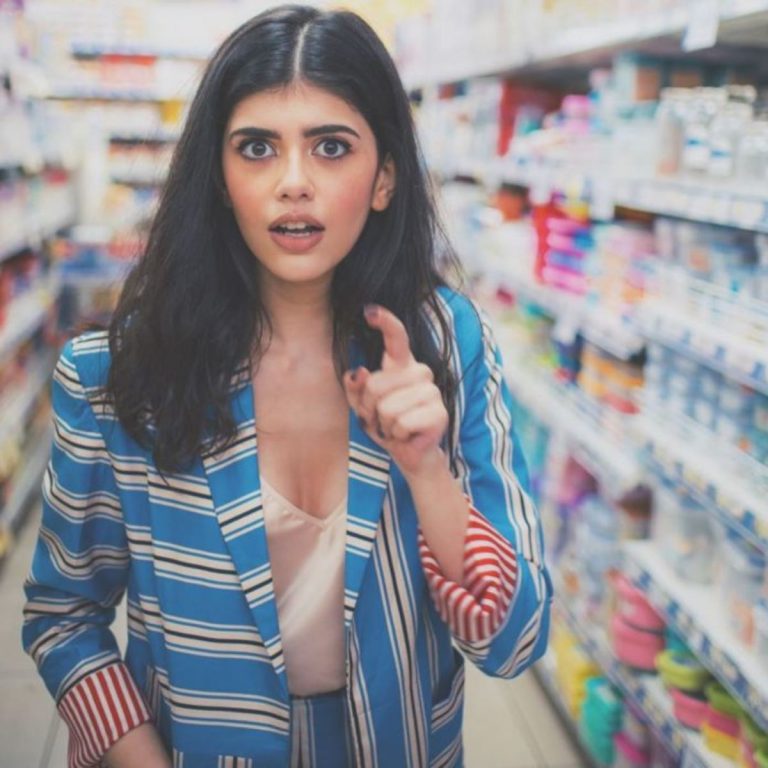 Sanjana Sanghi – Wiki, Height, Age, Family, Boyfriend, Controversies, Biography & More