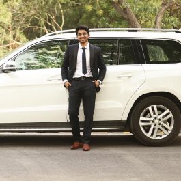 Aman Dhattarwal-Wiki, Biography, Age, Net Worth, Brother, Income, Home